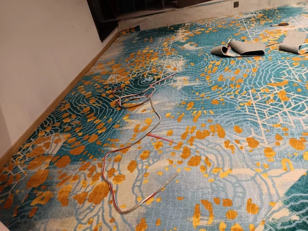 Fiber to Floor: Engineering Marvel of Durable Hotel Carpets